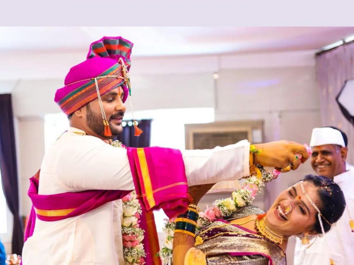 'शेतकरी नवरा हवा' फेम अभिनेत्याने या अभिनेत्रीसोबत बांधली लग्नगाठ ...