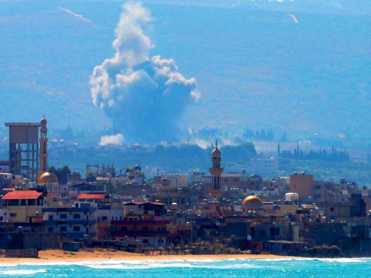 लेबनानमध्ये एअरस्ट्राइक केल्यावर हिज्बुल्लाचा इस्रायलवर निशाणा, लष्करी ...