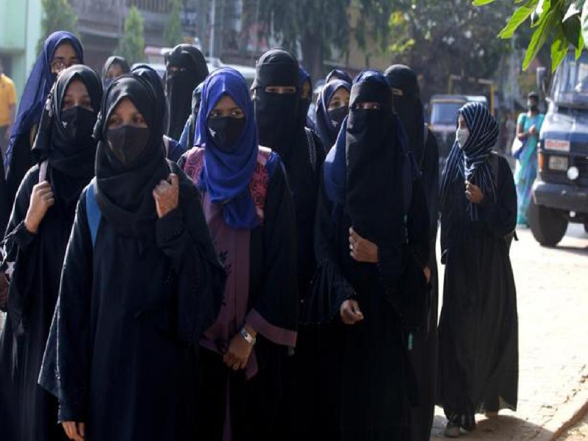मुस्लीम मुली हिजाबसाठी का आग्रही असतात? - Marathi News | Why do Muslim ...