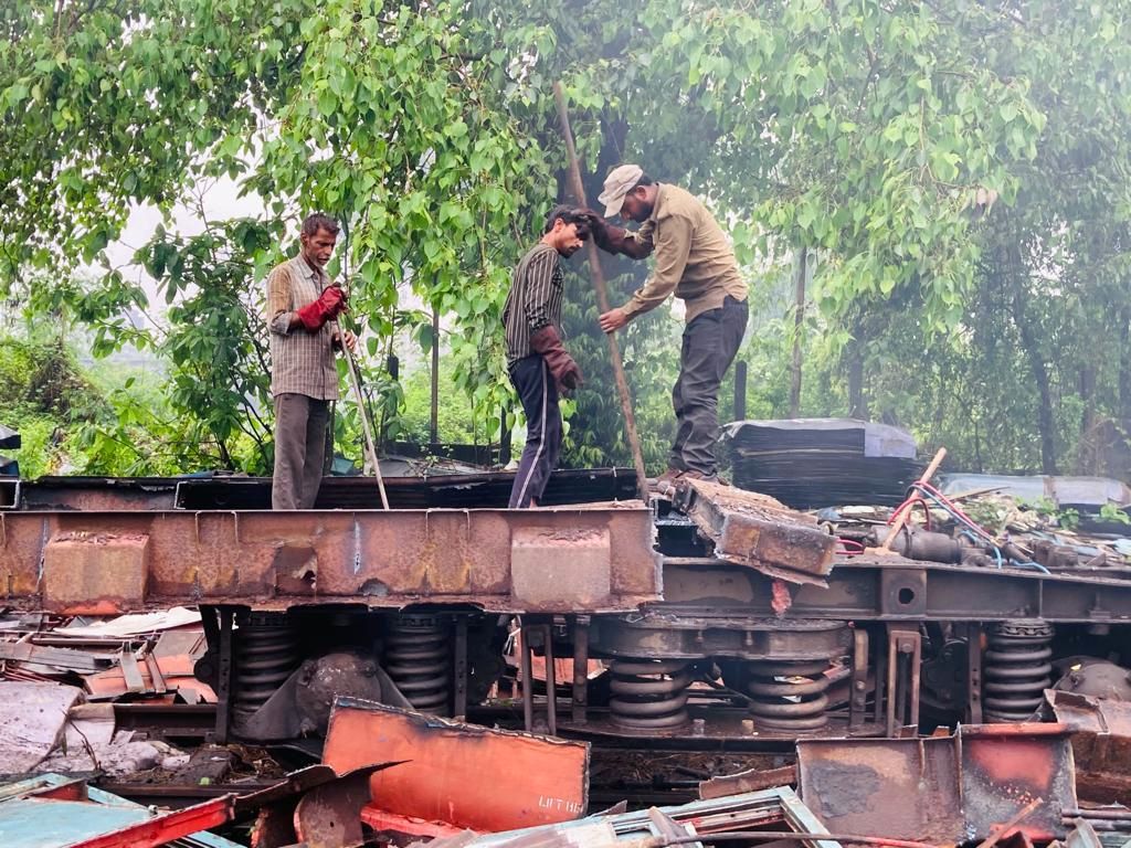 मध्य रेल्वेला ‘कबाडी से कमाई’तून २०२ कोटींचा महसूल, ‘झिरो स्क्रॅप’ मिशन ...