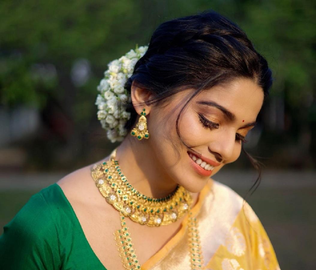 Pooja Sawant : पूजा सावंतला करायचंय लग्न...! नवरा म्हणून हवा ‘या’ बॉलिवूड अभिनेत्रीचा ...