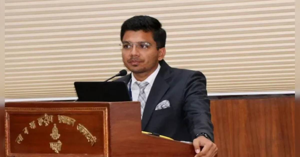 सांगलीतील लाच प्रकरणी आयएएस अधिकारी शुभम गुप्तांच्या अडचणी वाढल्या ...