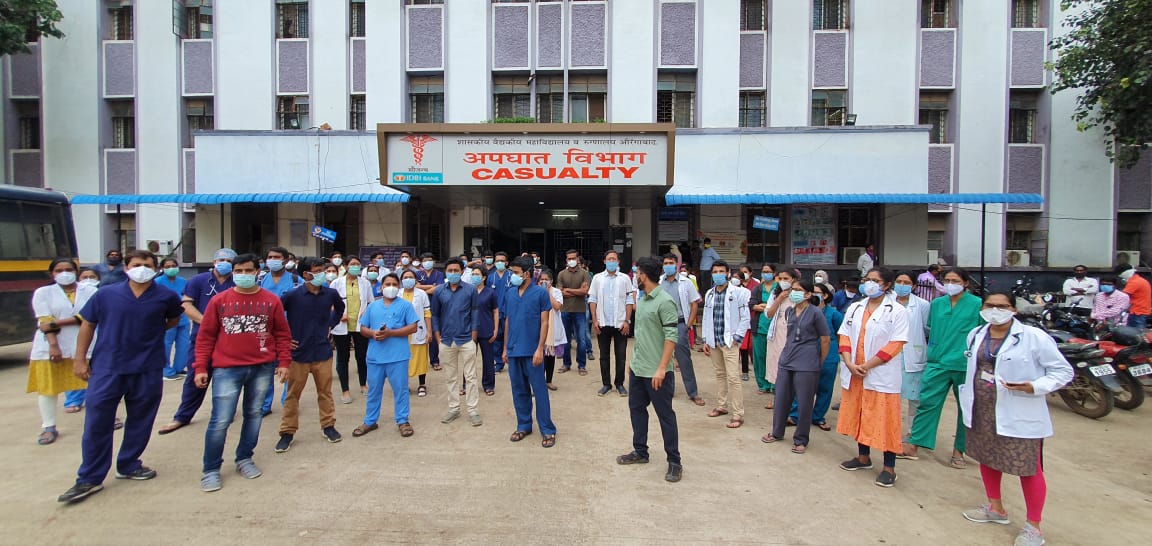 घाटी रुग्णालयात निवासी डॉक्टरांचा संप; नॉन कोविड उपचार बंद, कोरोना ...