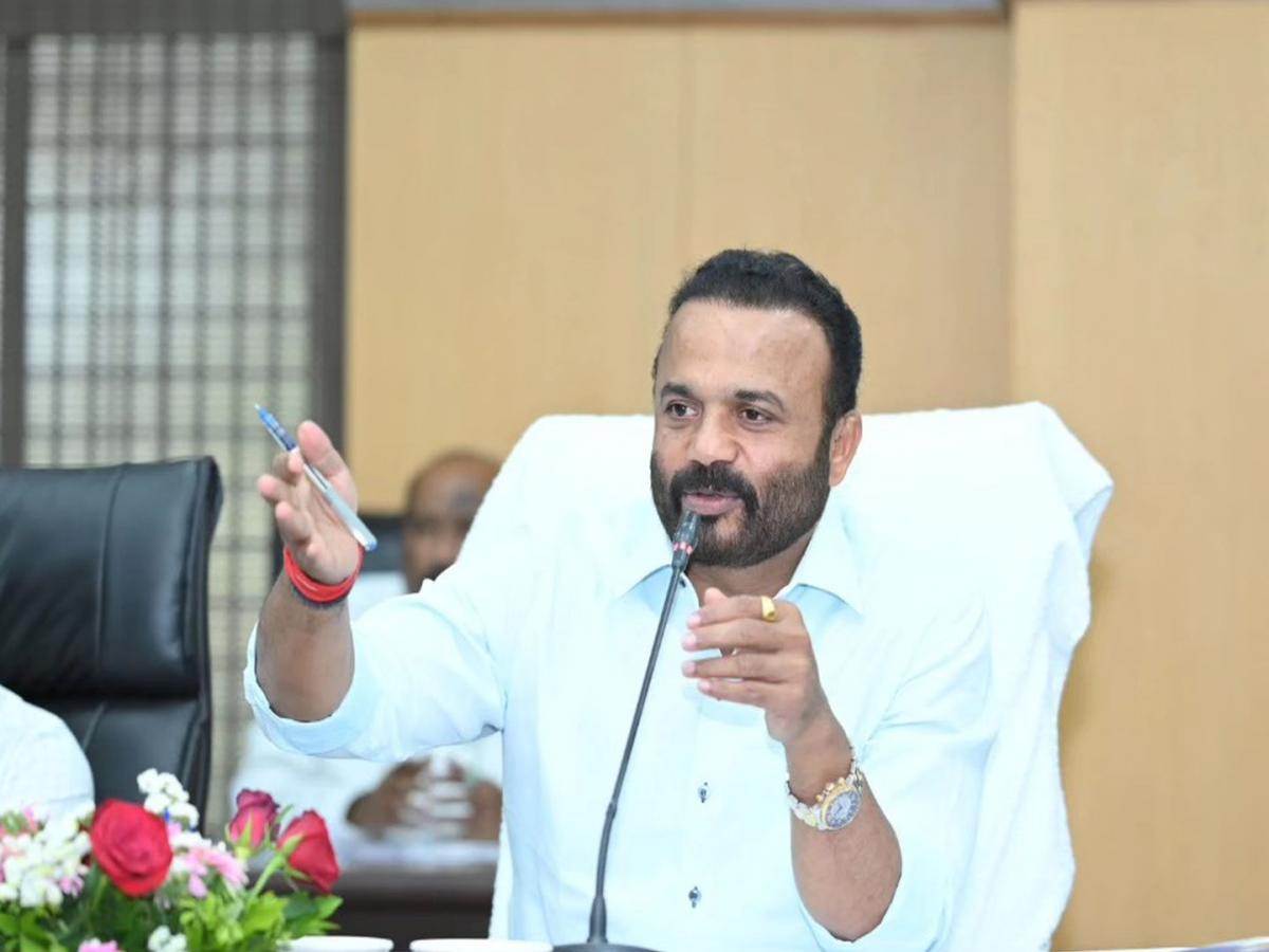 मंत्री जयकुमार गोरेंचा संजय राऊत, रोहित पवारांविरुद्ध हक्कभंग; प्रस्ताव विशेषाधिकार समितीकडे ...