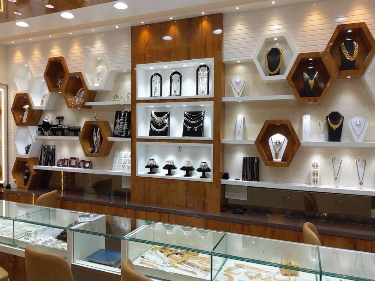 ज्वेलर्सवर दरोडा टाकण्यासाठी जमले; ३ पकडले, ३ सटकले, कात्रज परिसरातील ...