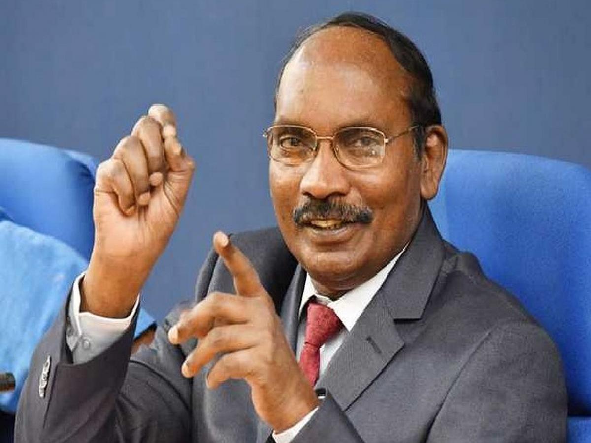 गरीब घरात जन्म.. मातृभाषेतून शिक्षण.. पीएचडी... अन् ISRO; के. सिवन ...