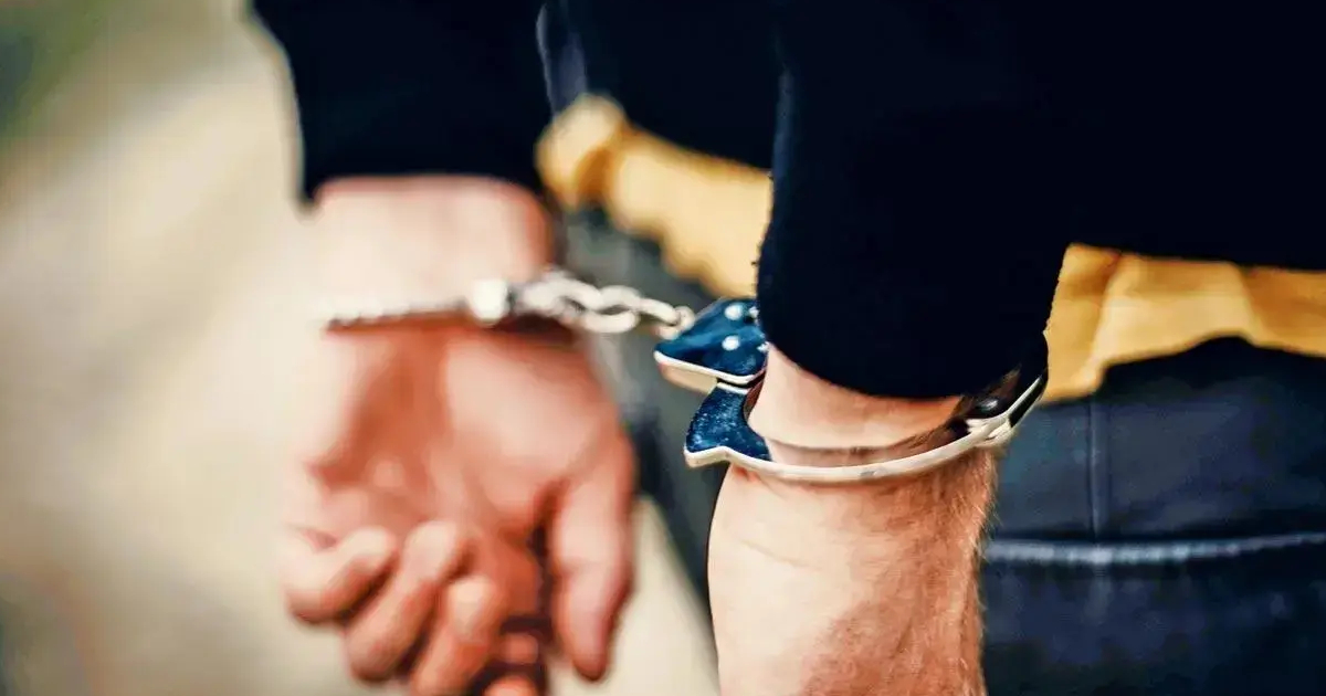 फरार आरोपी विमानतळावरून ताब्यात; काशिमीरा बेकरी गोळीबार प्रकरणी धडक ...