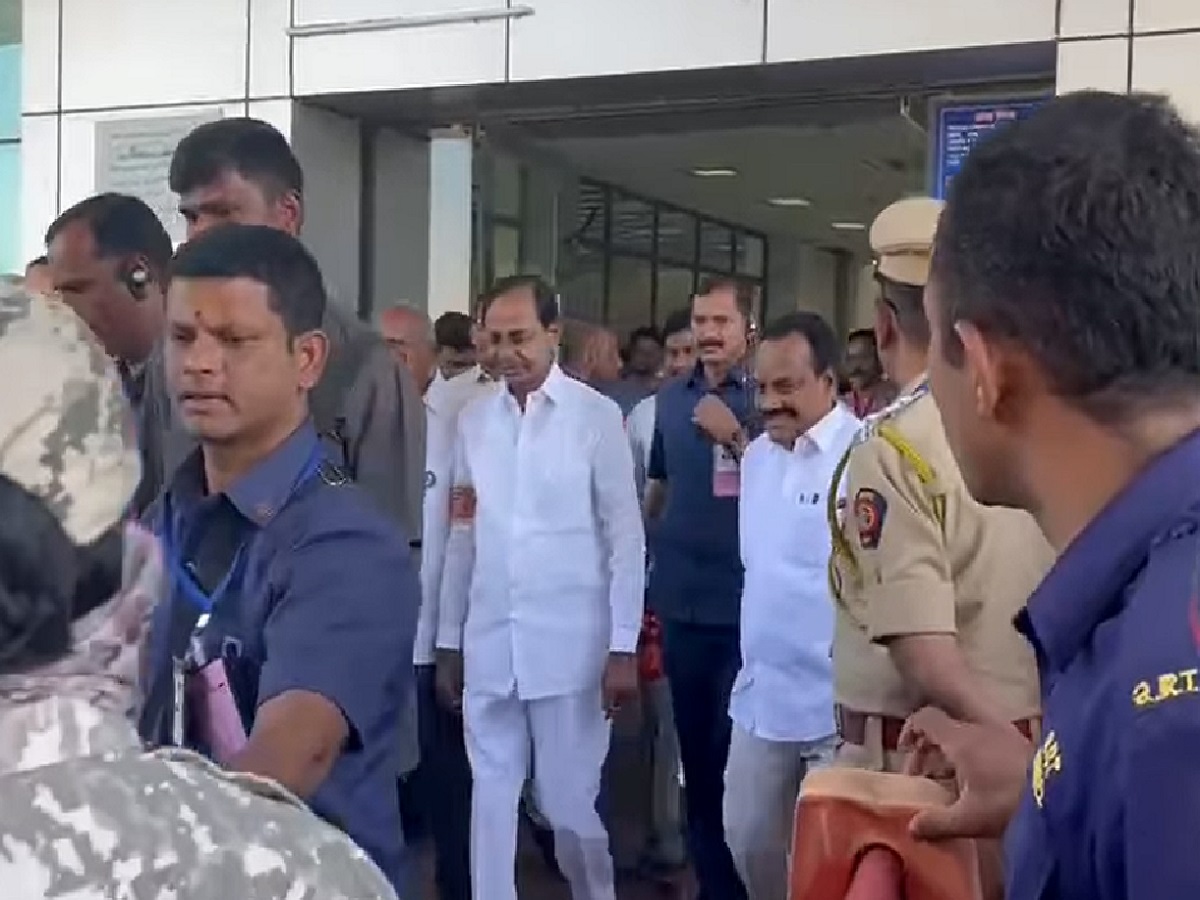 मुख्यमंत्री KCR यांची महाराष्ट्रात साऊथ स्टाईल एन्ट्री, गाड्यांचा ...