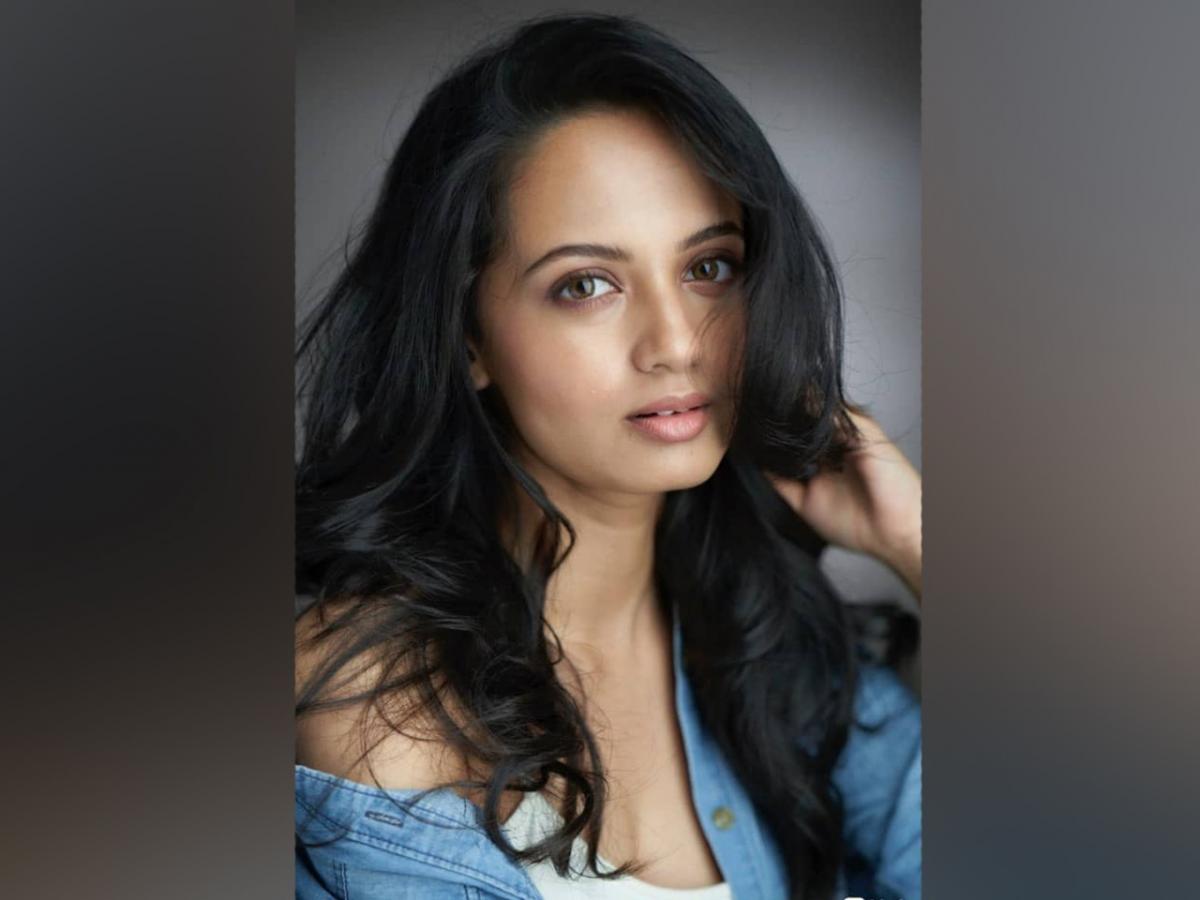 Ketaki Mategaonkar Share Her Glamours Photo On Social Media | केतकी ...