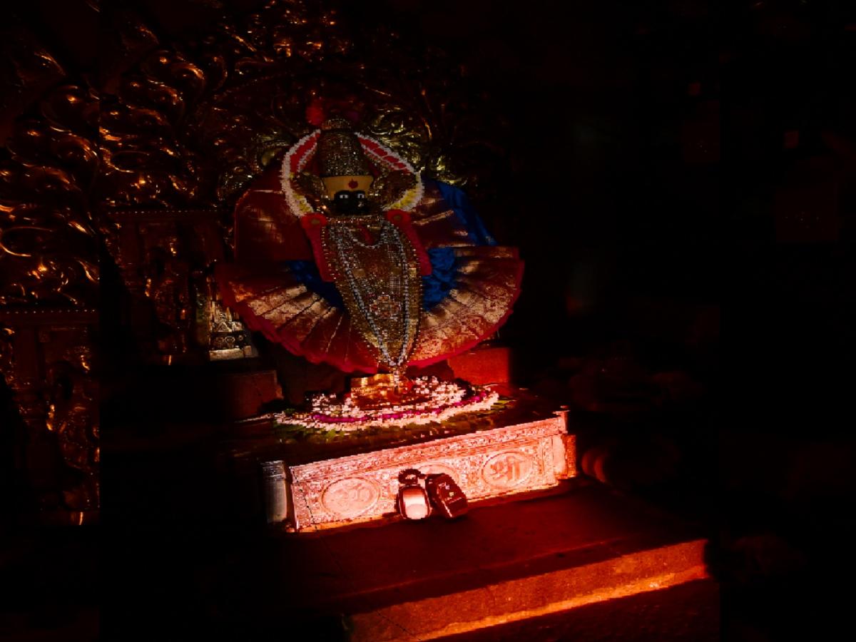 Ambabai Kirnotsav: पहिल्या दिवशी सूर्यकिरणांचा अंबाबाई मूर्तीस ...