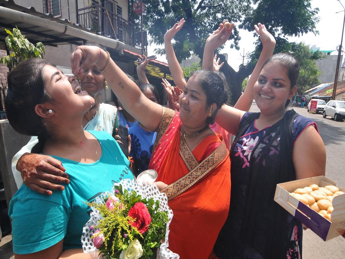 दहावीत कोल्हापूर विभाग राज्यात दुसरा, गुणपत्रिका १४ जूनला मिळणार ...