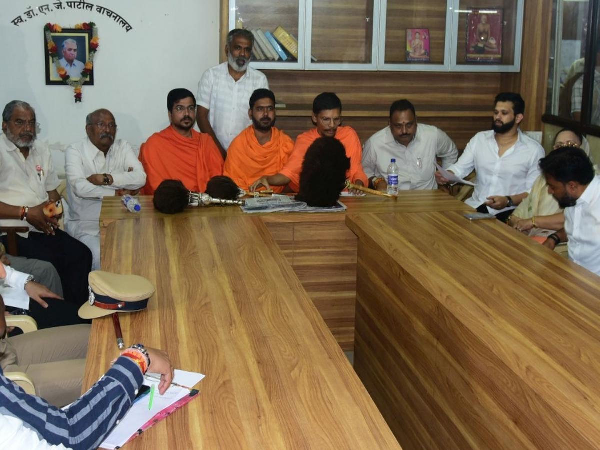 महादेवी हत्तिणीला नांदणी मठाकडे देण्यास वनतारा तयार Kolhapur Marathi ...