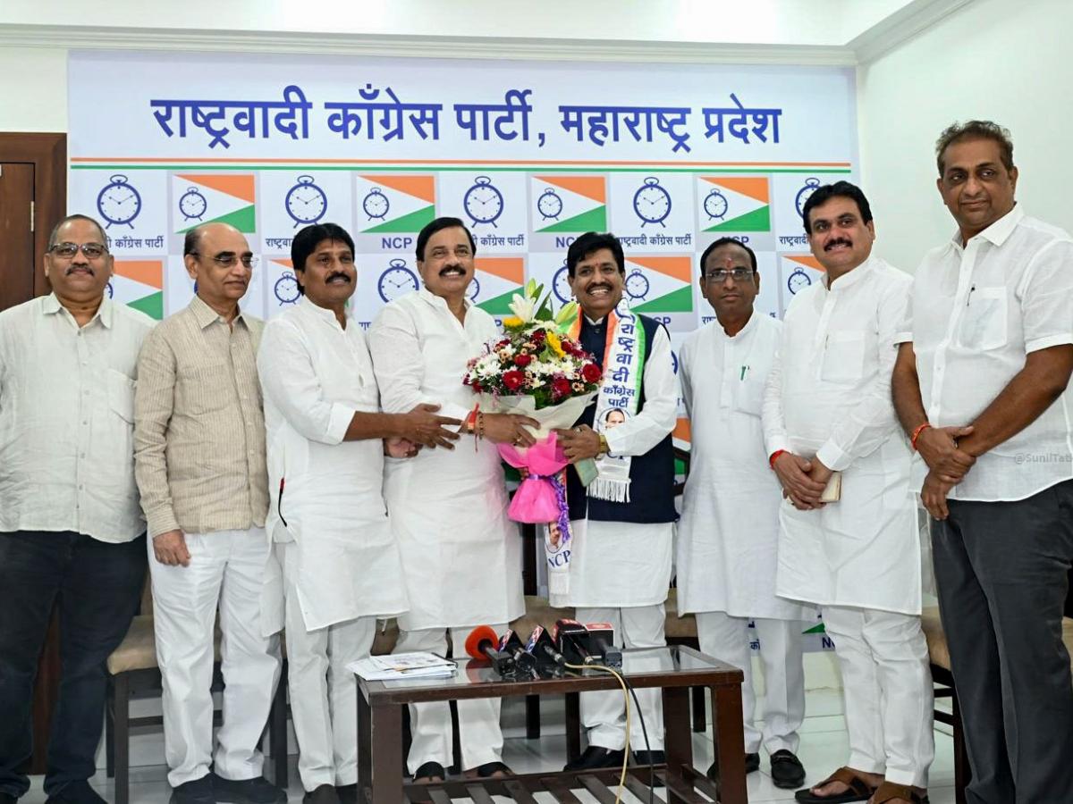 लहू कानडे यांचा अजित पवार गटात प्रवेश; काँग्रेस सदस्यत्वाचा राजीनामा ...