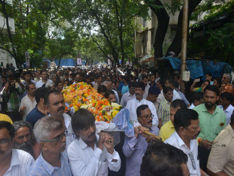 Vijay chavan funeral : विजय चव्हाण अनंतात विलीन - Marathi News | Vijay ...
