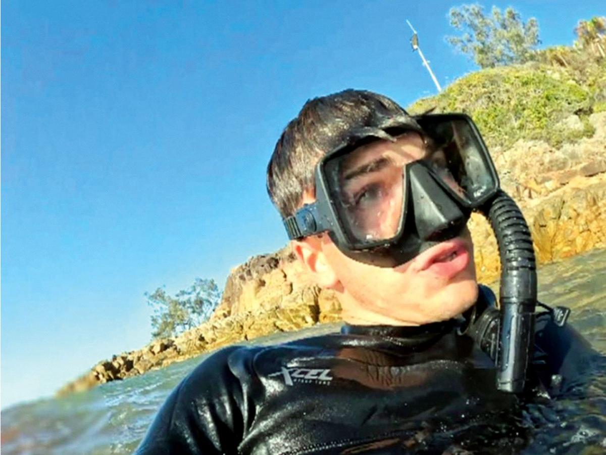 शार्कने खाल्ला माट्टेओचा उजवा पाय ! - Marathi News | The shark ate ...