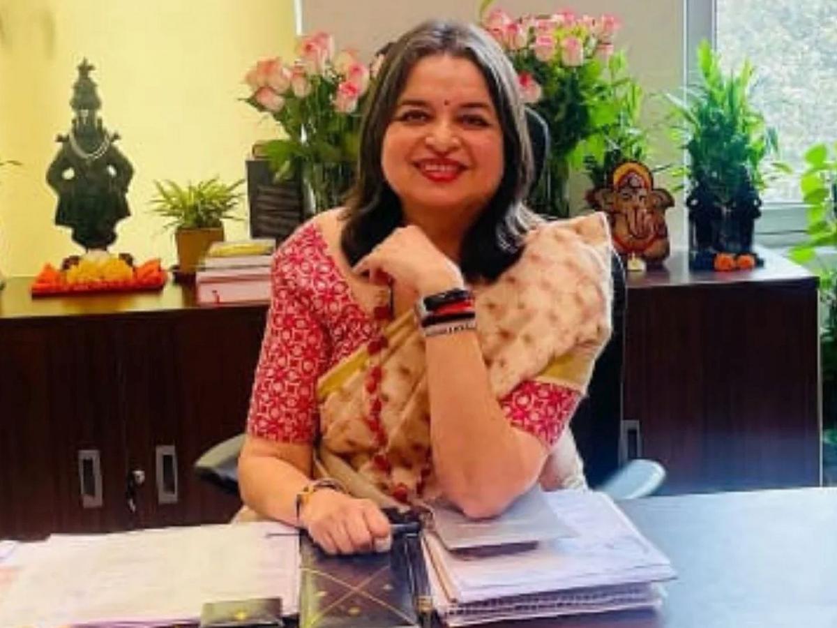 महाराष्ट्र प्रशासनात मोठे फेरबदल! गृह विभागाच्या अतिरिक्त मुख्य सचिव ...
