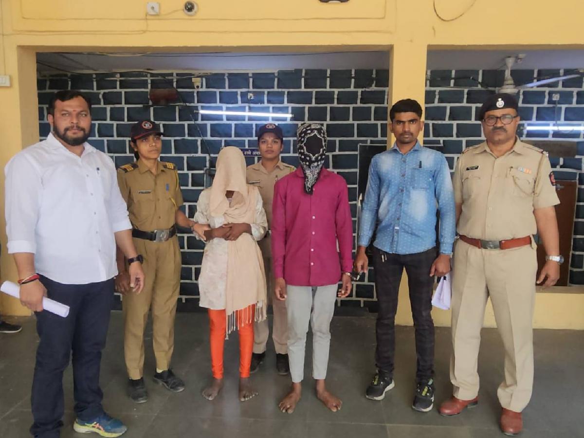 विठ्ठलवाडी रेल्वे स्थानकात प्रवाशाचा मोबाईल चोरणारी महिला अटकेत Kalyan ...
