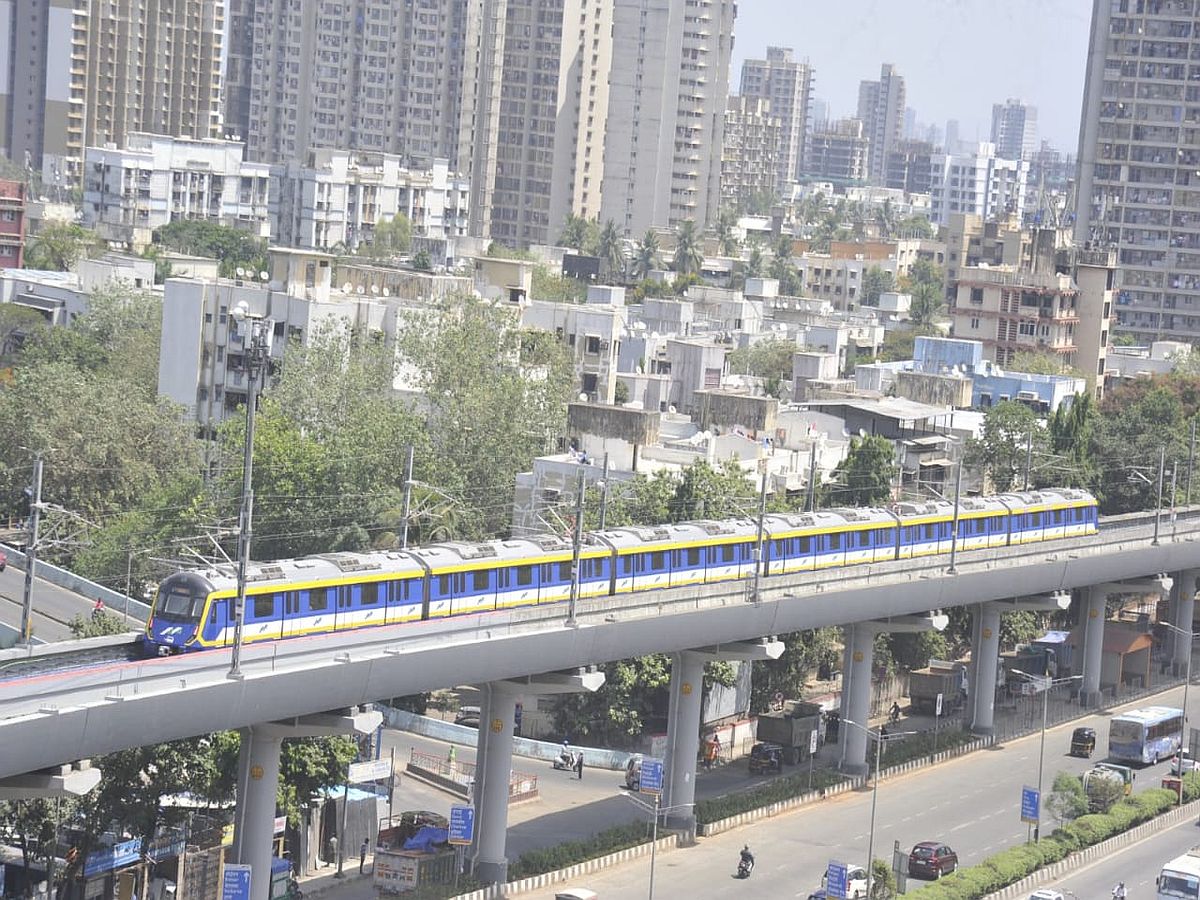 Mumbai: मुसळधार पावसात मुंबईची मेट्रो सुपर फास्ट, लाखो मुंबईकरांनी केला ...