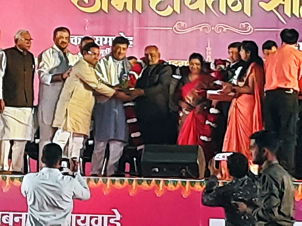 फुकेंचा तायवाडेंना काँग्रेस सोडण्याचा सल्ला, तर चव्हाण यांची फुकेंनाच ...