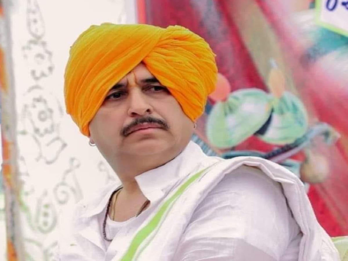 अनेकांनी प्रॉपर्टी हडप करुनही भगवानगडाकडे ४०० एकर जमीन: महंत नामदेव ...