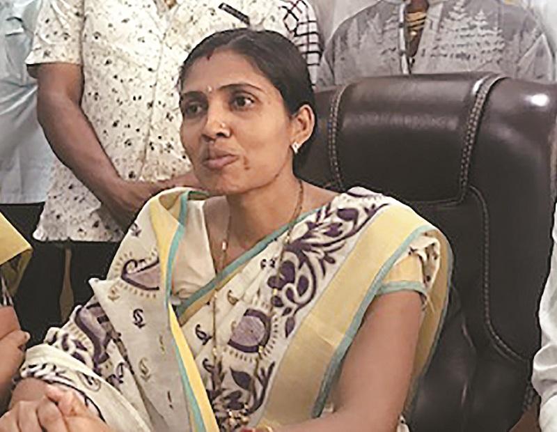 नांदेडच्या महापौरपदी कॉंग्रेसच्या दिक्षा धबाले यांची निवड Nanded ...