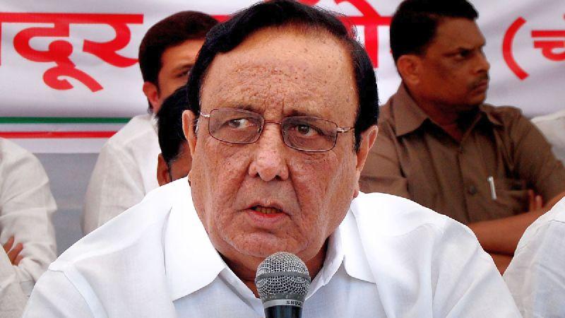 मंदिरांची पवित्रता घालवताहेत दारू दुकाने, राजकीय दबावात मनमानी सुरू ...