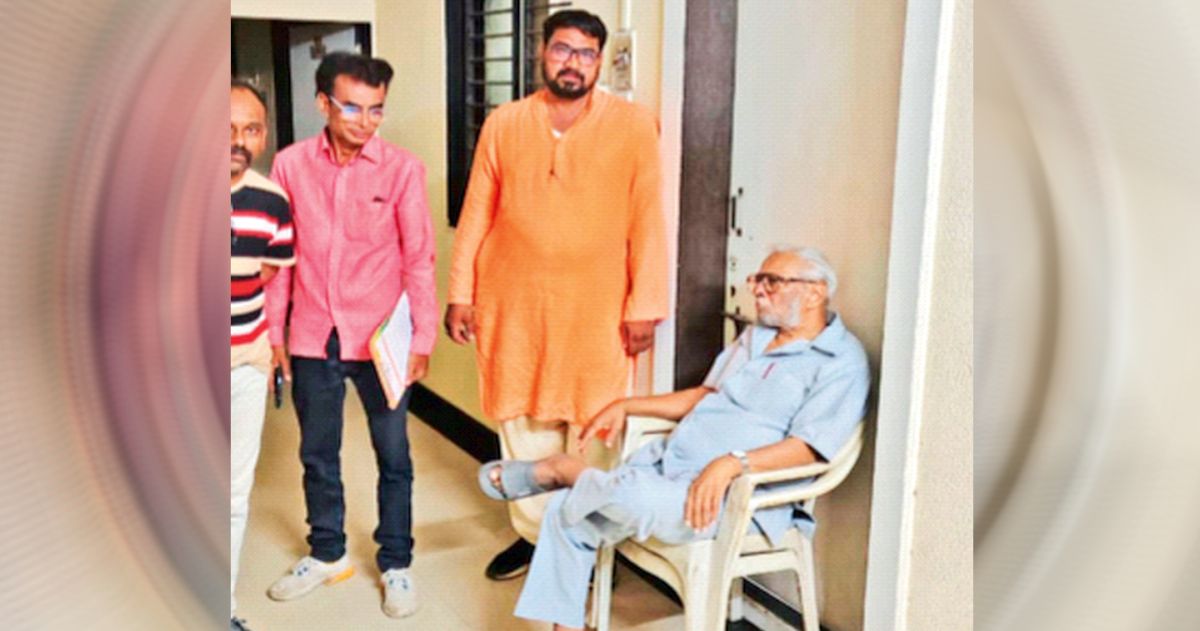 धुळ्यात 'रात्रीस खेळ चाले...' : विधिमंडळाच्या आमदारांच्या समितीतील ...