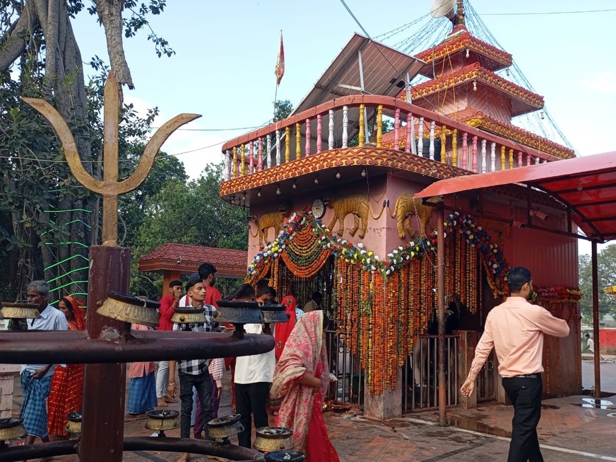 नेपाळमध्ये ५ वर्षातून एकदा भरते गढीमाई जत्रा, लाखो जनावरांचा दिला जातो ...