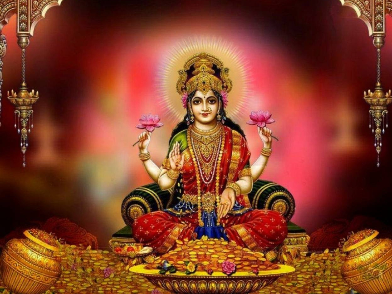 Gauri Poojan 2021 : म्हाताऱ्या बाईच्या वेशात आलेल्या गौरीने सुख ...