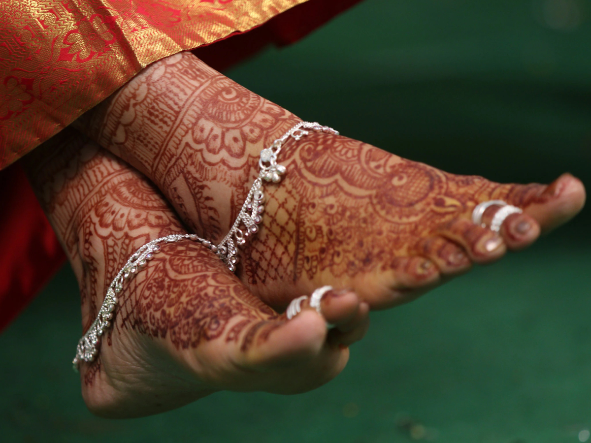 'जोडवी' हा स्त्रियांचा सौभाग्य अलंकार का मानला जातो? कुमारिकांनी तो का ...
