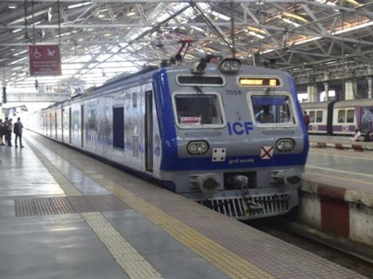 AC Local Time Table: मध्य रेल्वेवर उद्यापासून एसी लोकलच्या १० फेऱ्या ...