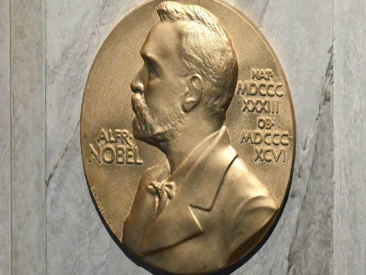 दक्षिण कोरियाच्या लेखिकेला नोबेल - Marathi News | nobel prize to south ...