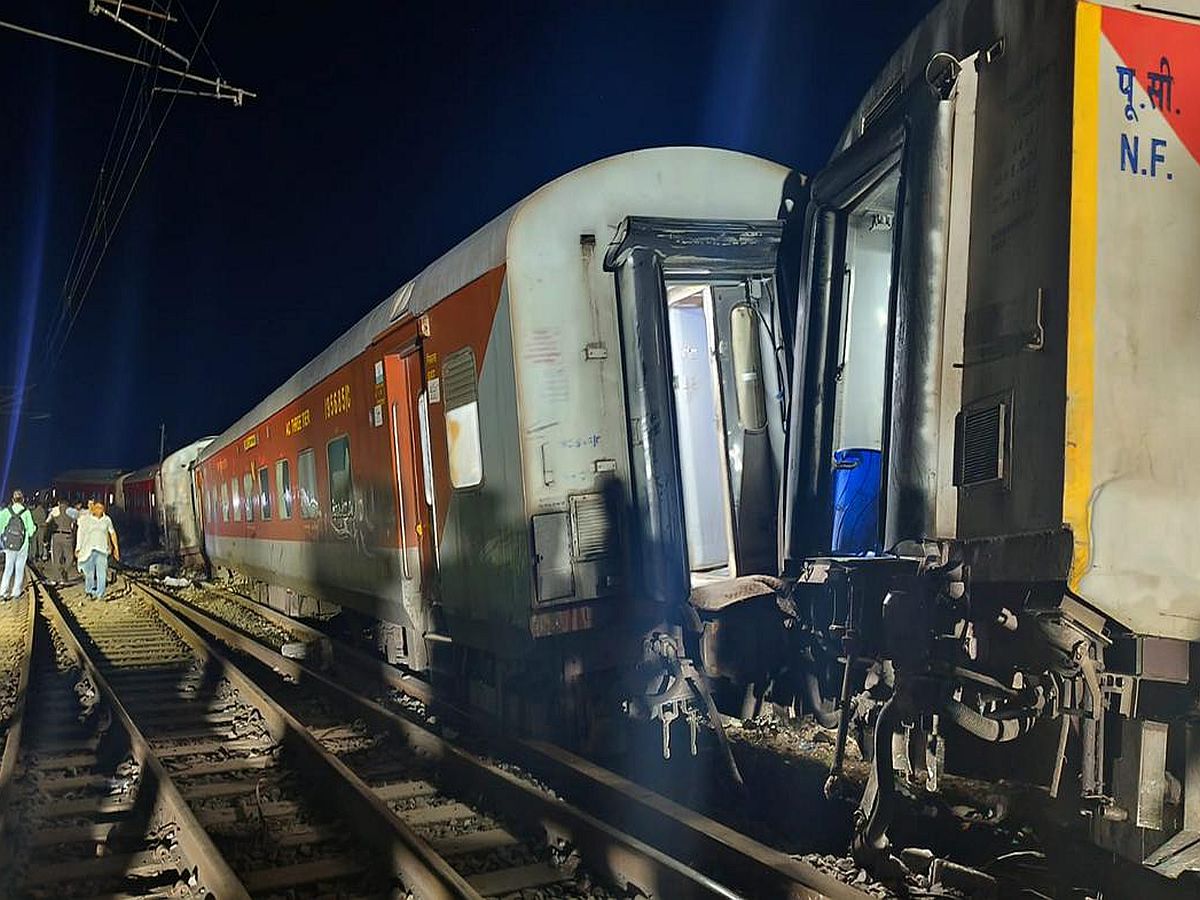 Train Accident: नॉर्थ-ईस्ट एक्सप्रेसच्या अपघातामागे घातपात? रेल्वे ...