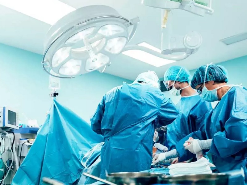 अबब! महिलेच्या पित्ताशयातून निघाले तब्बल हजार खडे; पुण्यात पार पडली ...
