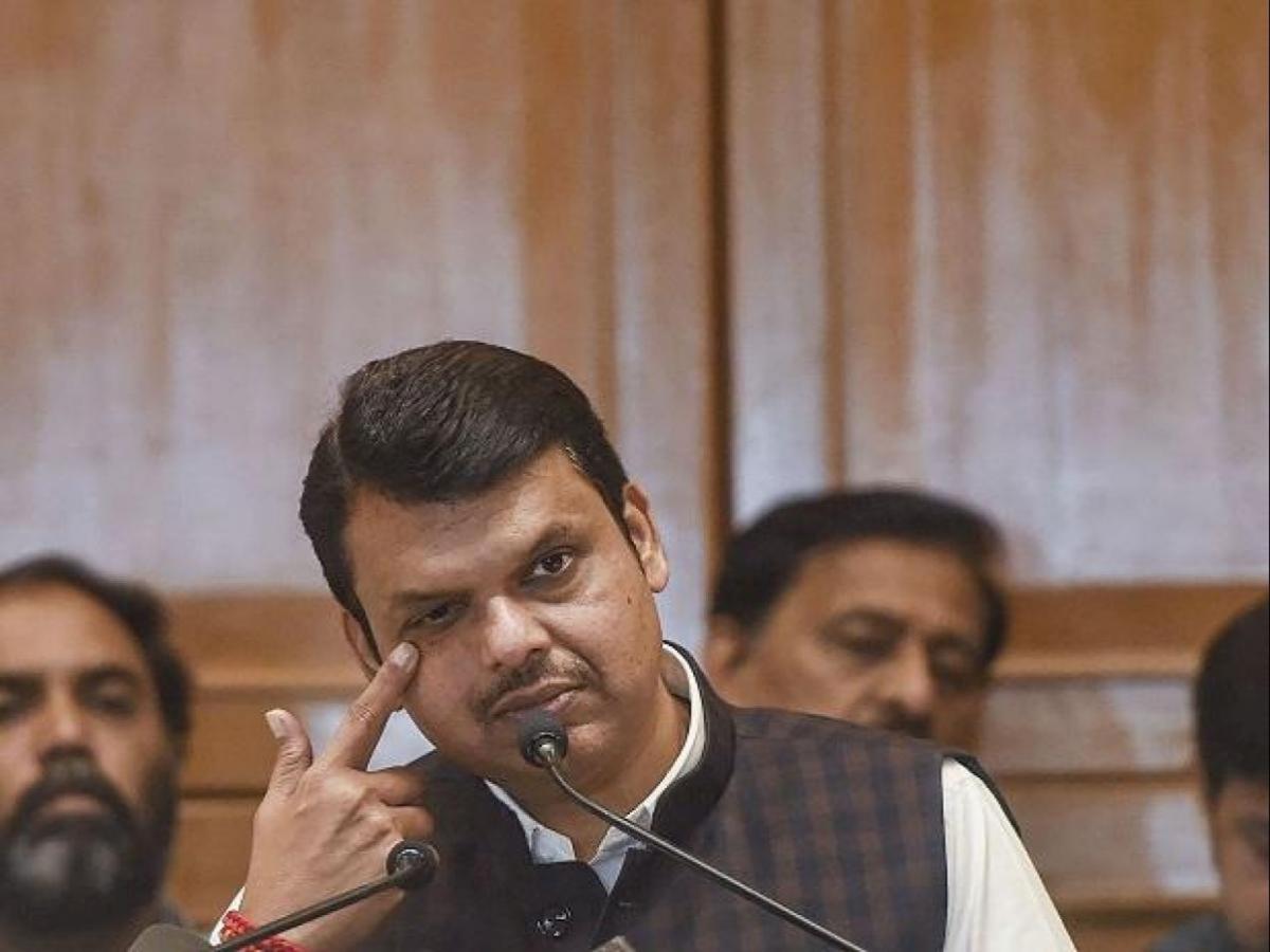 CoronaVirus News: फडणवीस, उद्याच तुमच्या आकडेवारीची चिरफाड करू ...