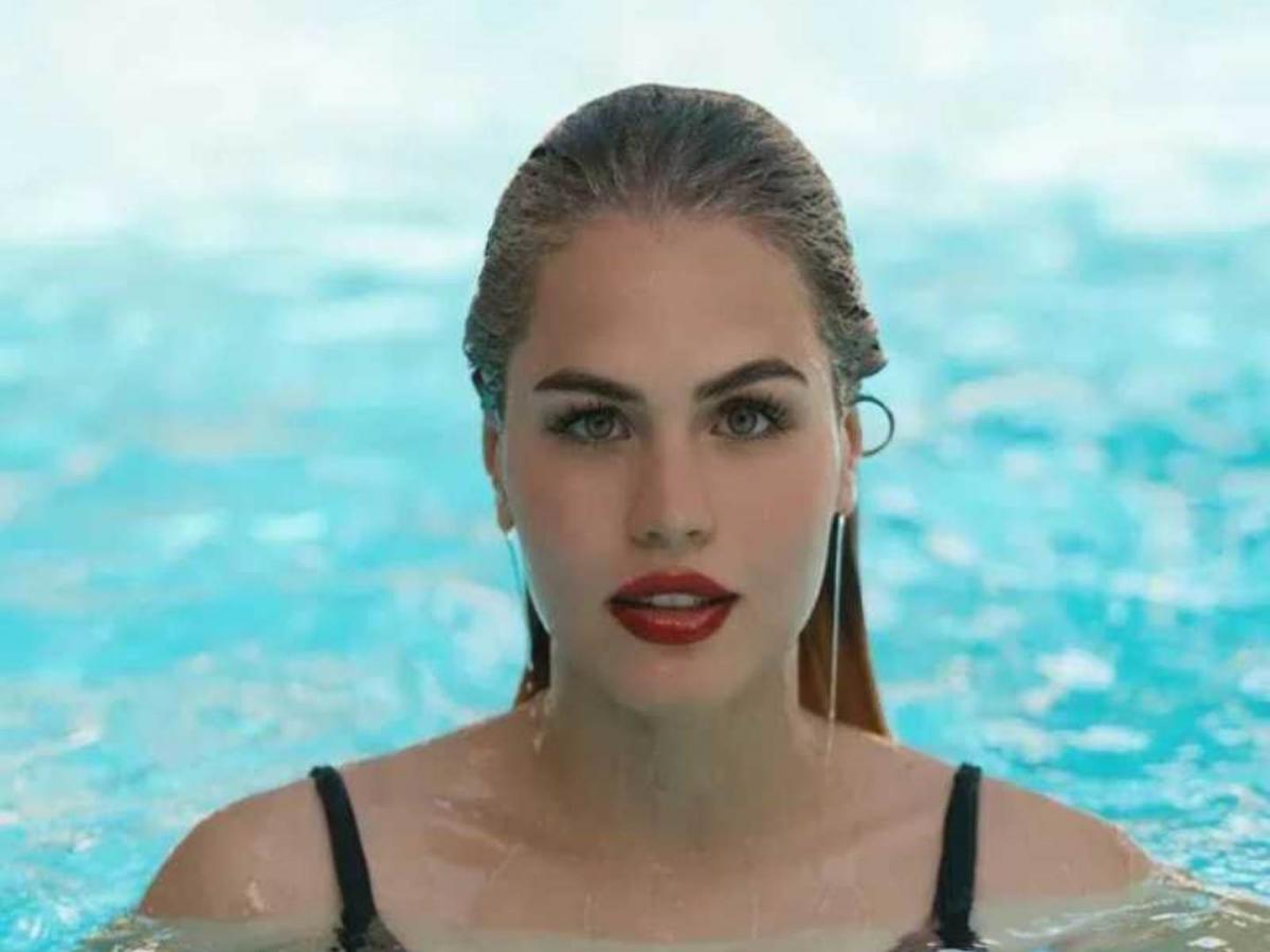 अफाट सौंदर्याने पाडलं संकटात; पॅराग्वेच्या जलतरणपटूला सुंदर दिसण्यावरुन ...