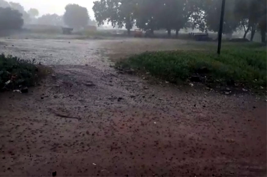 कृत्रिम पावसाचा पहिला प्रयोग यशस्वी; पाथर्डीच्या पूर्व, दक्षिण भागात पडला दमदार पाऊस - Marathi ...