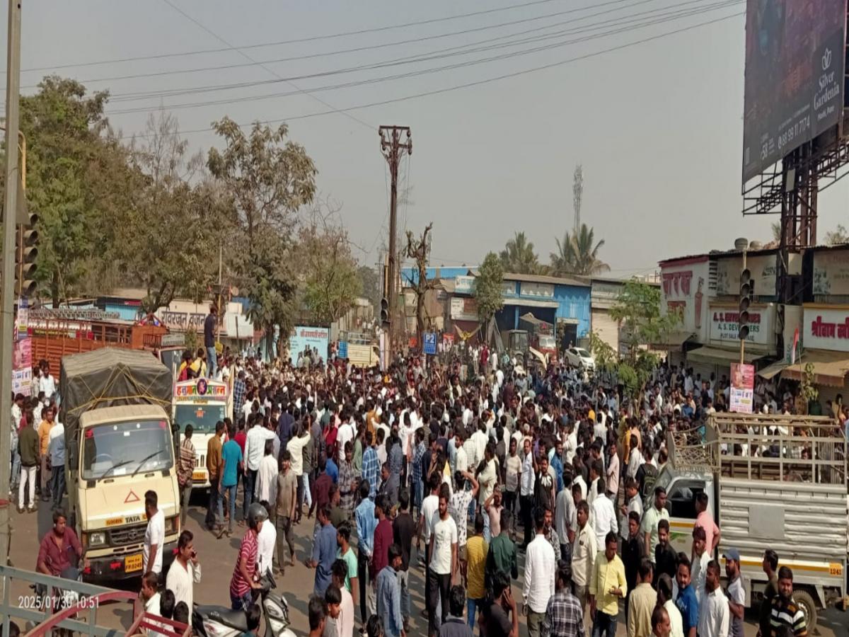 पिंपरी महापालिकेची अनधिकृत भंगार दुकाने हटवण्याची कारवाई, व्यापाऱ्यांचा ...