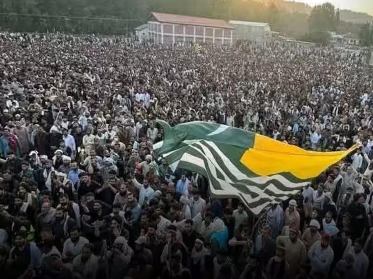 पाकिस्तानात लाखो आंदोलक आक्रमक, POK मध्ये स्वातंत्र्याचे नारे; मुनीर ...