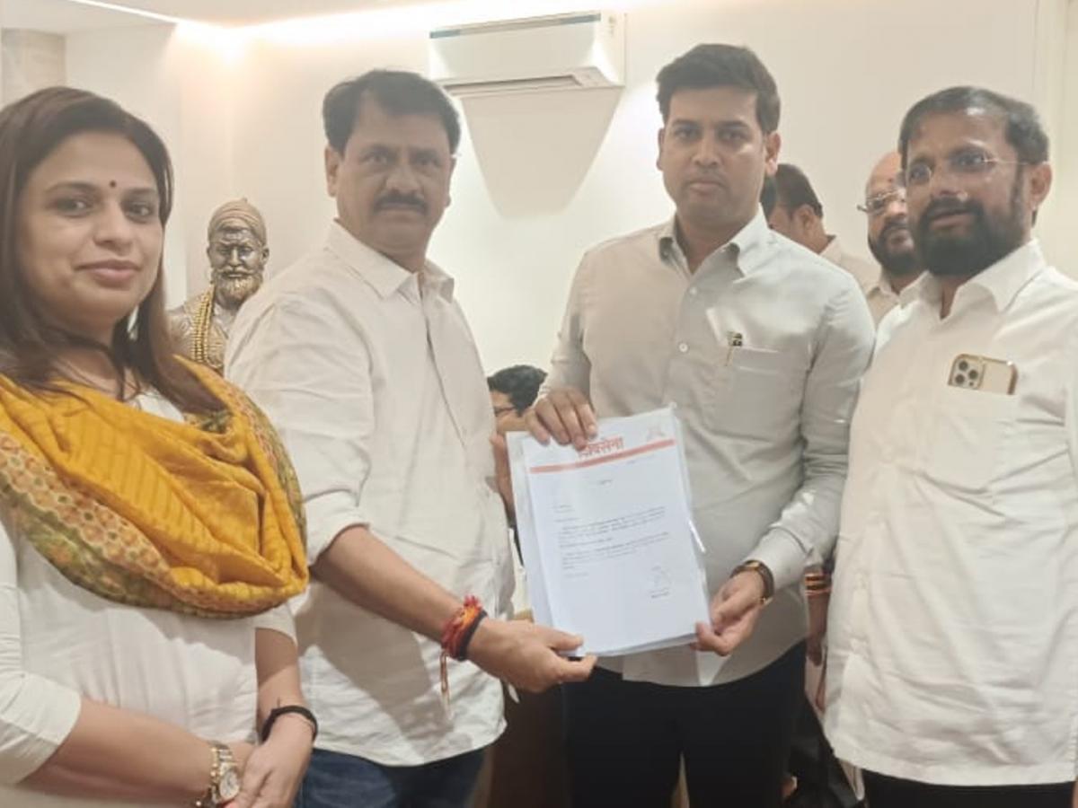 'बाळासाहेबांची शिवसेना'च्या मुंबईच्या संपर्कप्रमुखपदी आमदार प्रकाश ...