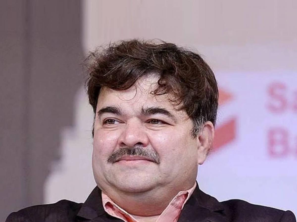 पिंपरीत ८० कोटी खर्चून निर्माण केलेलं नाट्यगृह म्हणजे पांढरा हत्ती ...