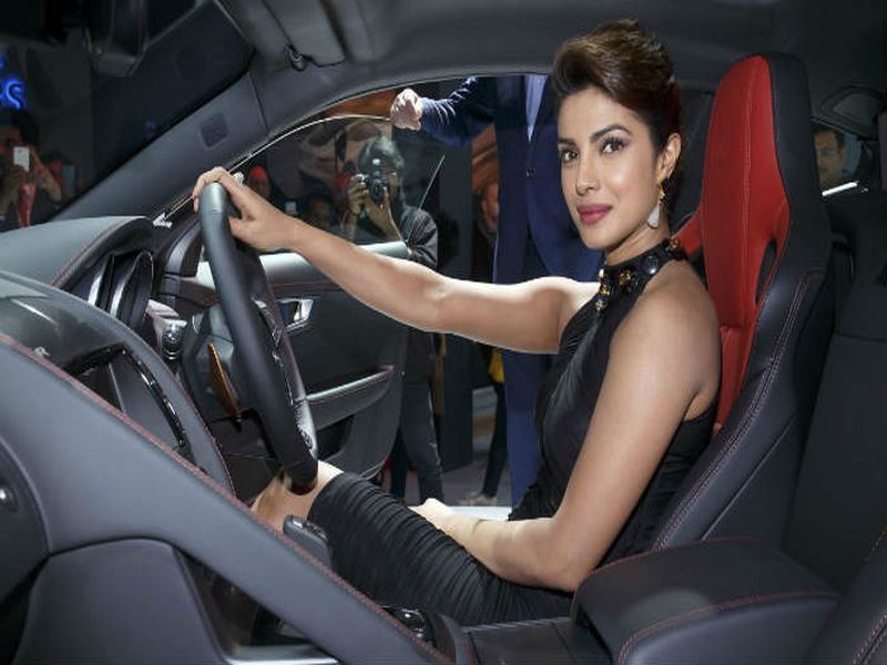 देसी गर्ल प्रियंका चोप्राचं हे महागड्या गाड्यांचं कलेक्शन पाहून व्हाल ...