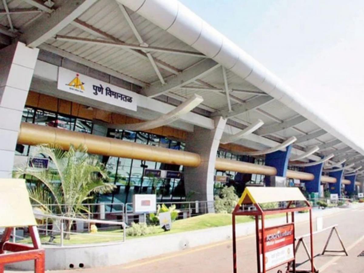 राष्ट्रवादीच्या नेत्याच्या बॅगेत आढळले रिव्हॉल्व्हर अन् पाच काडतुसे, पुणे विमानतळावरील घटना Pune ...