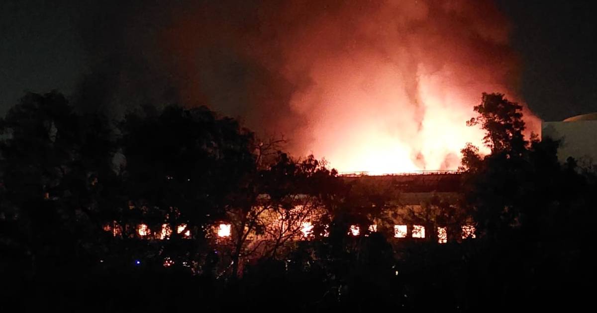 मुळशी तालुक्यातील प्राज मॅट्रिक्स कंपनीला आग; या दुर्घटनेमध्ये कुठलीही ...