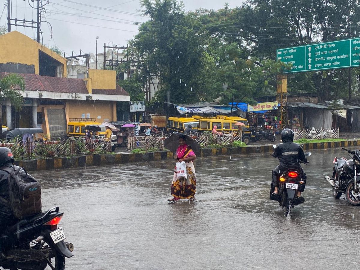 Rain In Nashik: नाशकात सकाळपासून संततधार पाऊस Nashik Marathi News | Rain In Nashik: Heavy rain ...