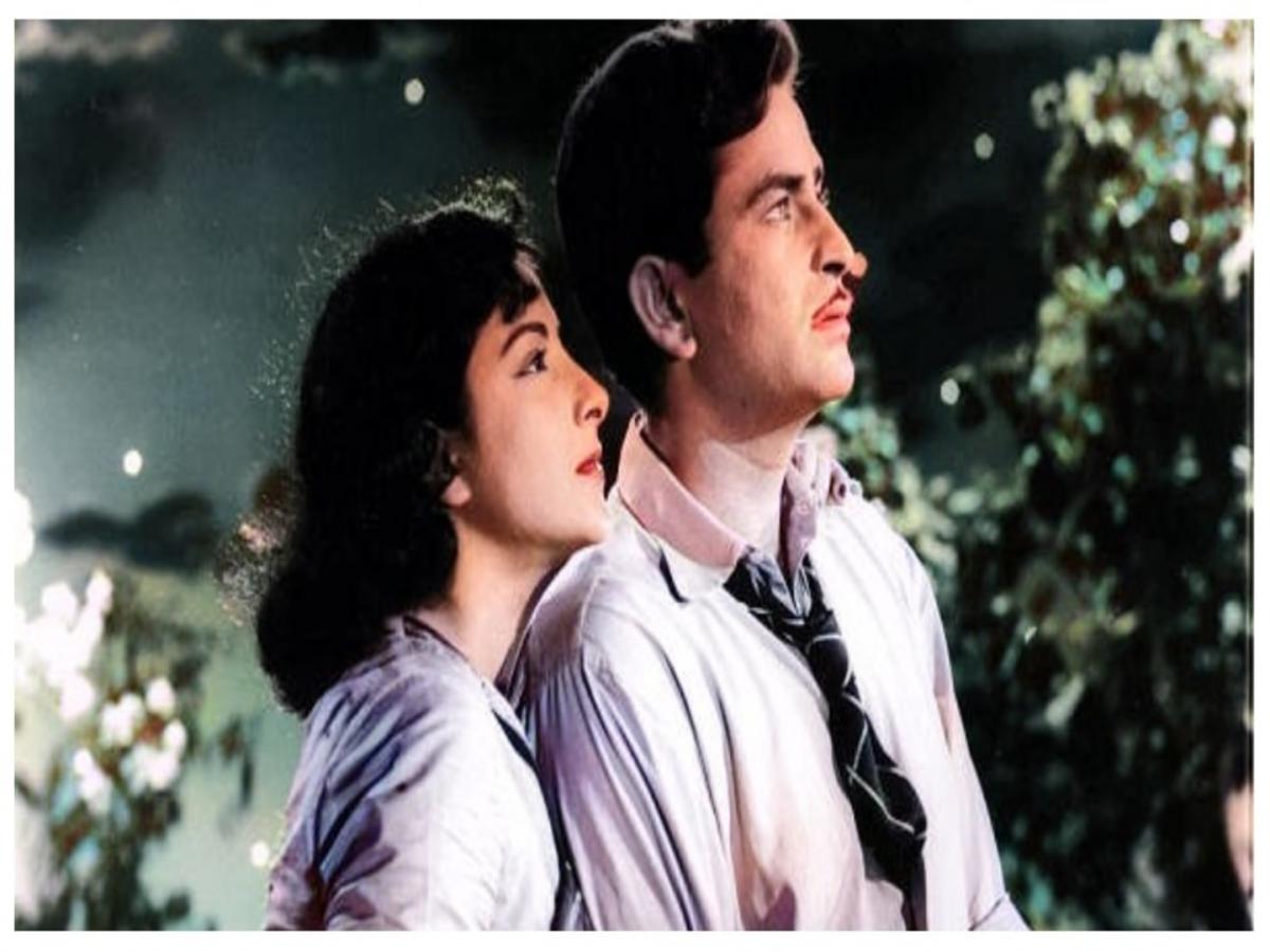 Nargis-Raj Kapoor: २० मिनिटे नर्गीस यांच्या हील्सकडे बघत होते राज कपूर ...