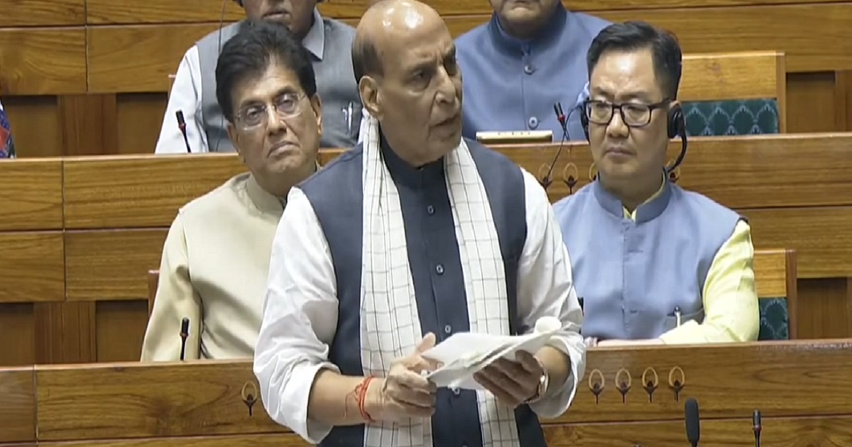 'शत्रूची किती विमानं पाडली, हे त्यांनी कधीच विचारलं नाही'; राजनाथ सिंह यांचा लोकसभेत राहुल ...