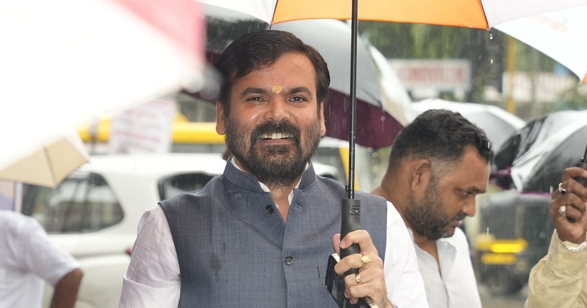 मराठी माणसाचं दुकान हडपल्याचा गुन्हा; 'त्या' परप्रांतीयाला शिंदेसेनेकडून जबाबदारी, पक्षात नाराजी ...