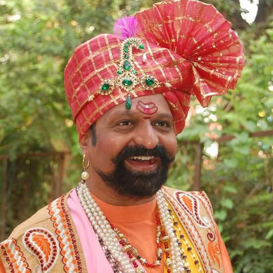 एकाच गणेशमूर्तीची २२ वर्षांपासून प्रतिष्ठापना, राजू राऊत यांचा उपक्रम ...
