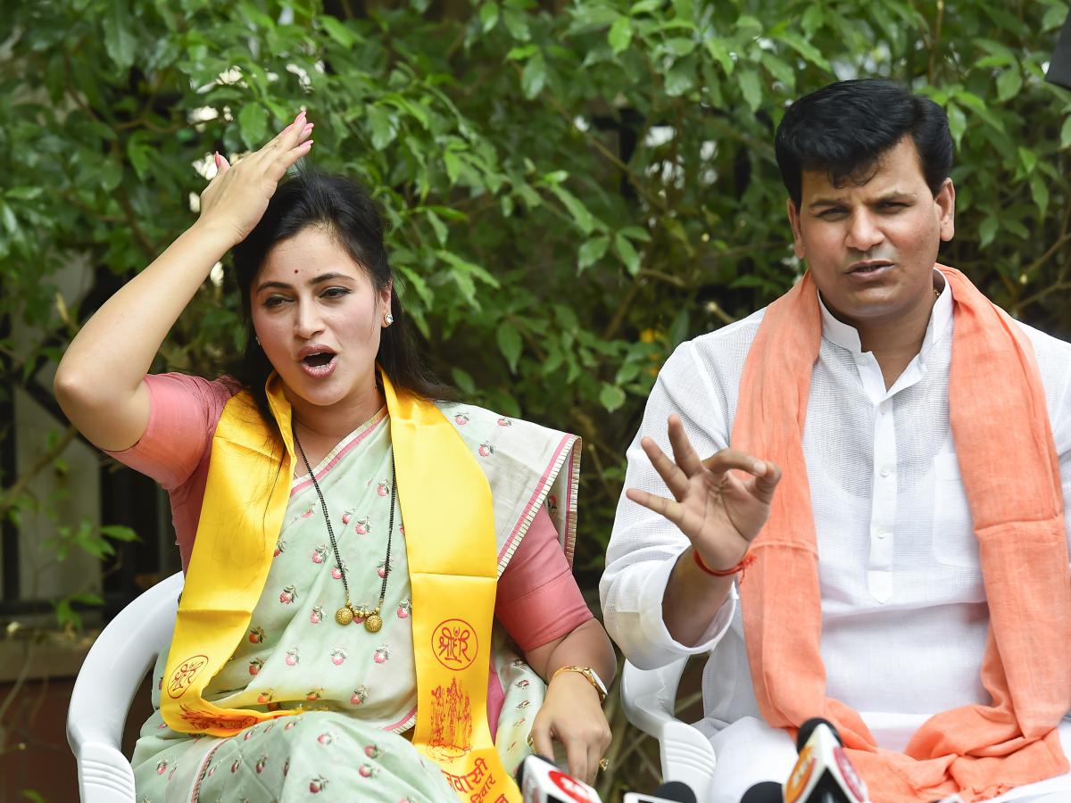 आमदार रवी राणा यांच्या खार येथील घरात चोरी; दोन लाखांची रोकड घेऊन नोकर ...